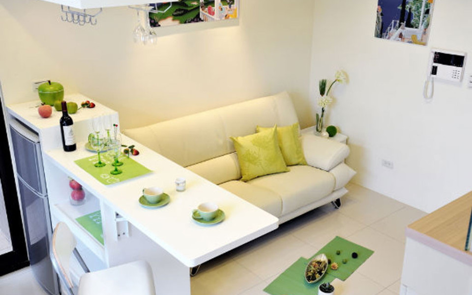 Fresh Look Soho Apartment Interior Design KUSTOMATE KITCHEN CABINET ...